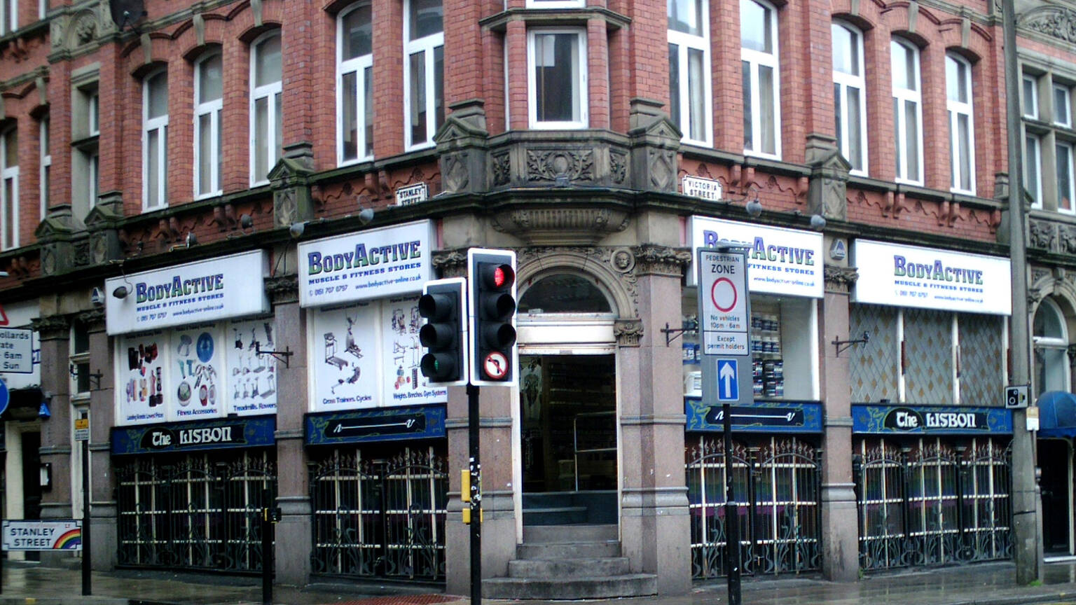 13 Best Pubs In Liverpool For Pints And Good Times