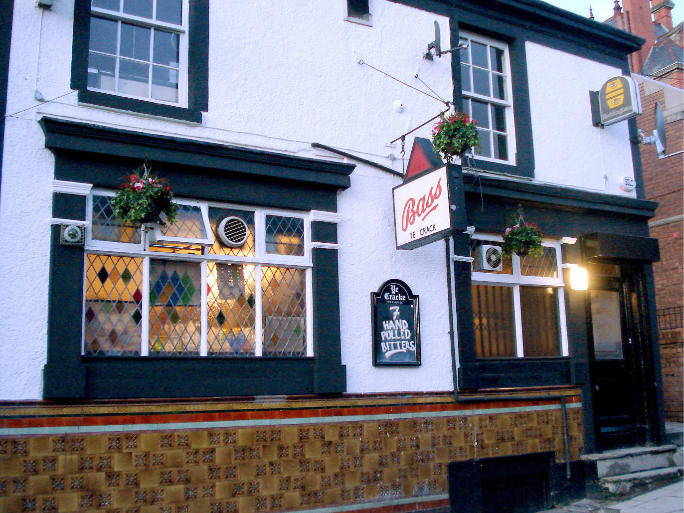 13 Best Pubs In Liverpool For Pints And Good Times