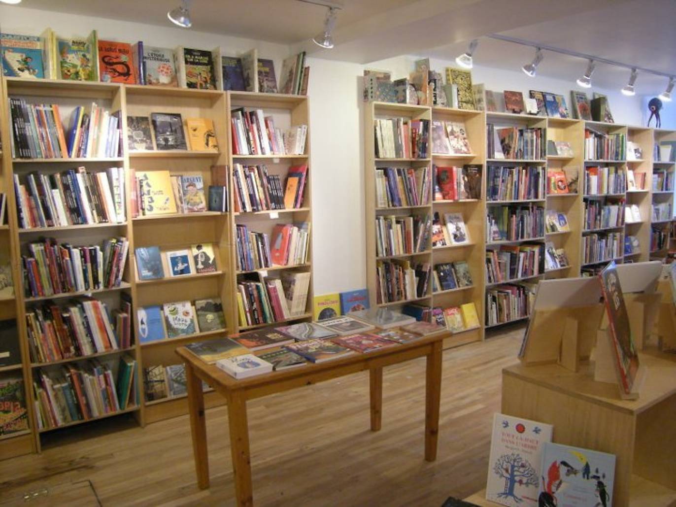 25 Bookstores in Montreal to Help You Foster a Love of Literature