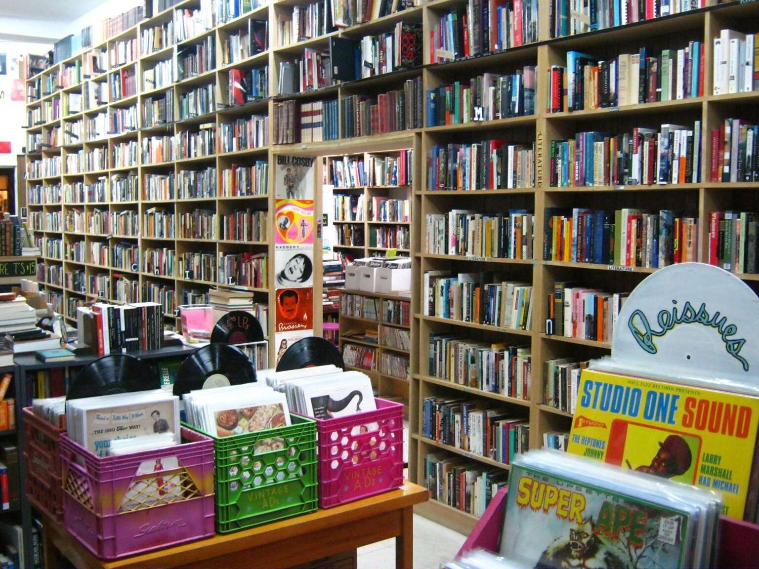 25 Bookstores in Montreal to Help You Foster a Love of Literature