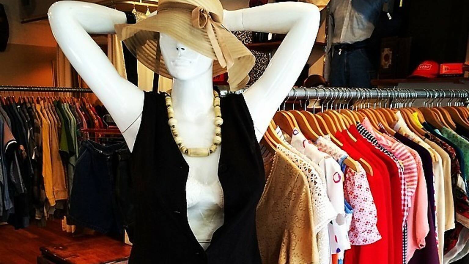 Les meilleures friperies vintage où fouiner à Montréal