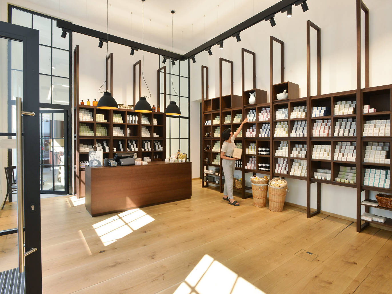 10 Absolute Best Places to Go Shopping in Vienna Right Now