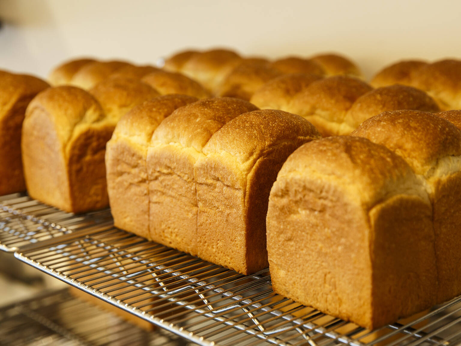 What makes Japanese milk bread shokupan so popular and where to buy it ...