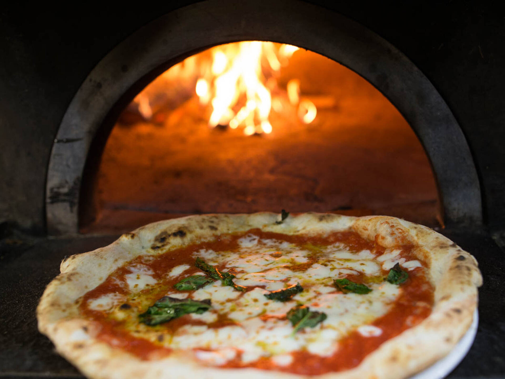 13 Best Pizzerias in Naples, Picked By Locals