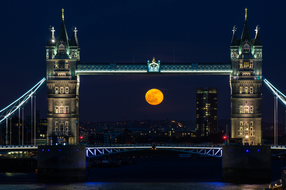 A huge ‘snow moon’ is rising over London this weekend