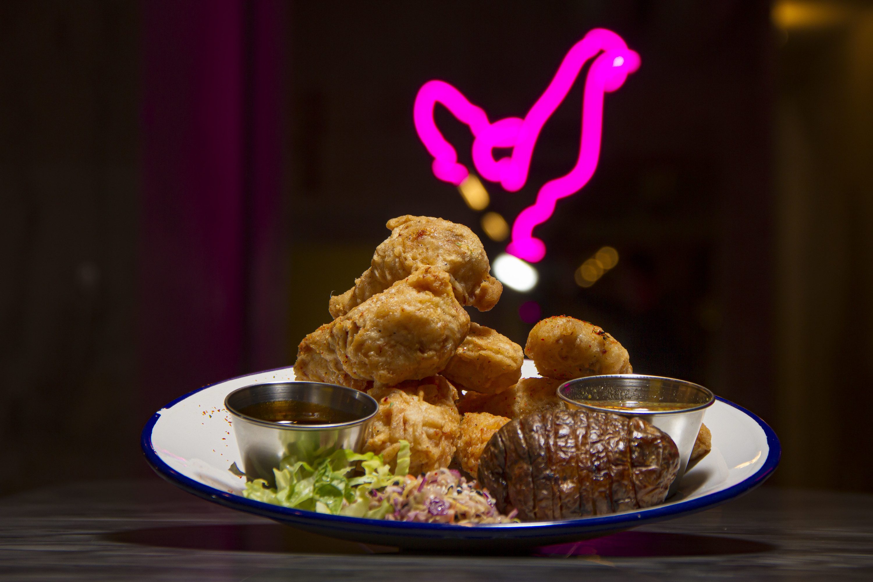 El nuevo rey del pollo frito se instala en Malasaña