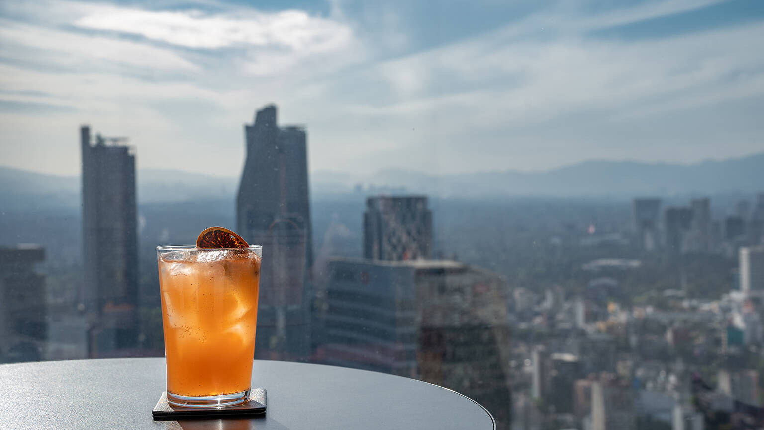 Cityzen: rooftop bar de Sofitel en el piso 38 con vista a Reforma