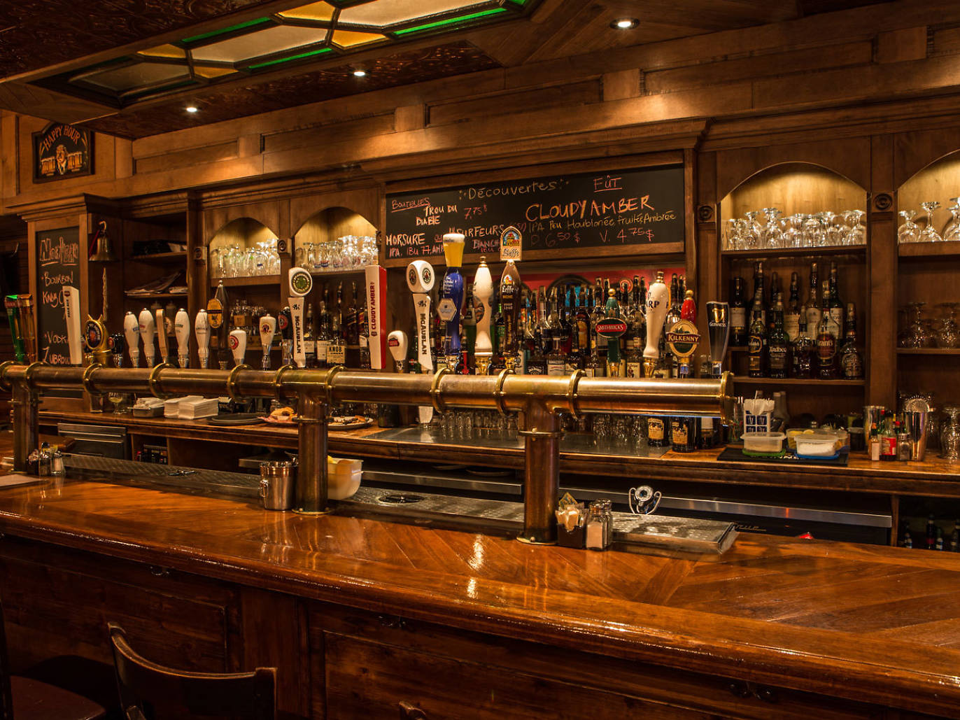 Les meilleurs 31 pubs de Montréal pour vous rincer le bec