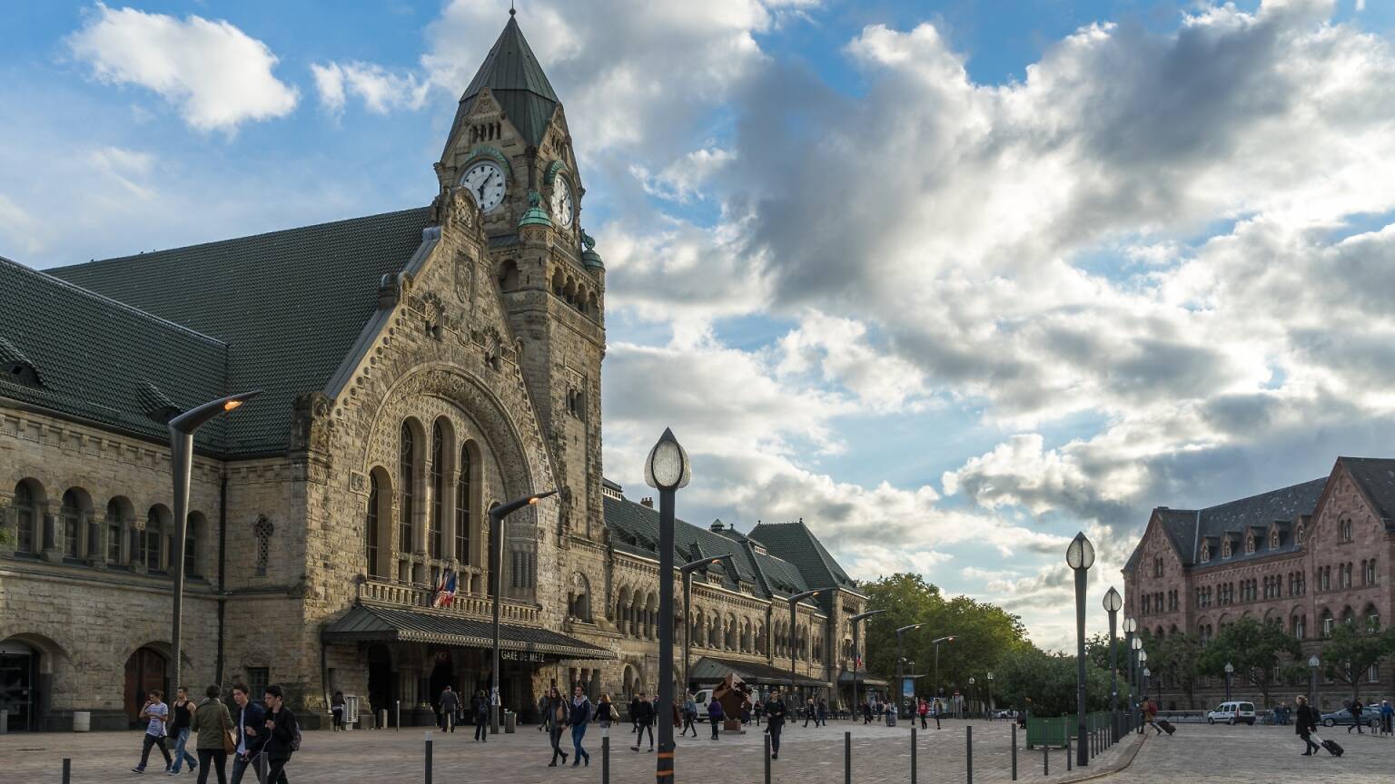 15 Most Beautiful Train Stations in the World