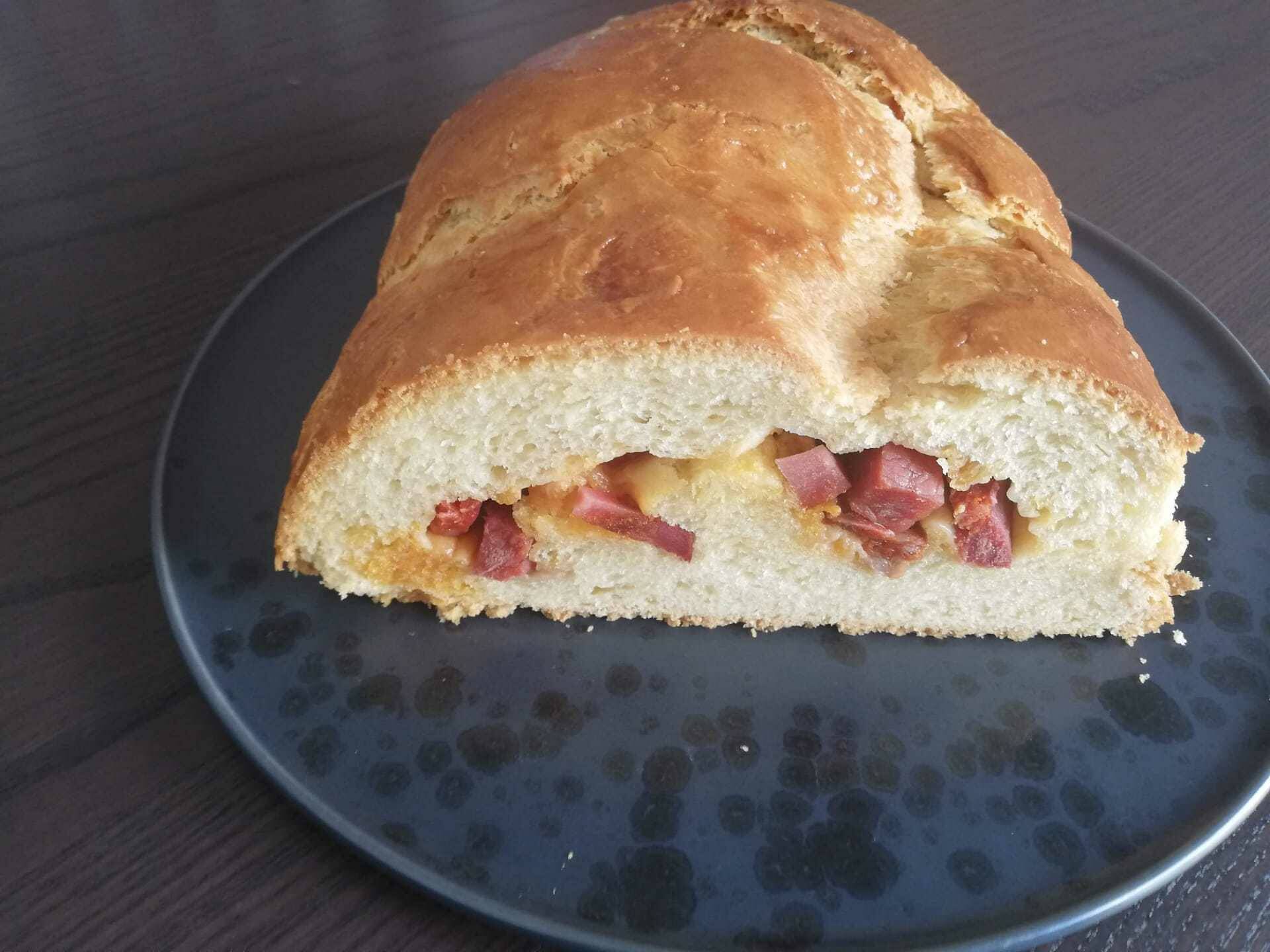 Meta mãos à obra e faça estas receitas de folar de Páscoa em casa