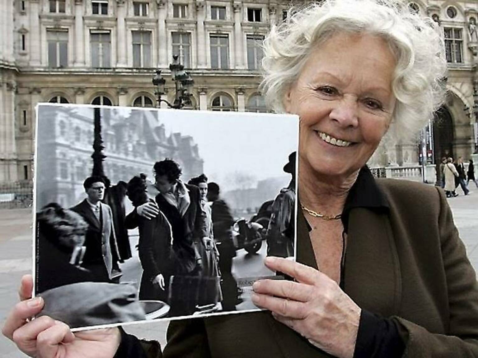 5 choses à savoir sur 'Le Baiser de l'Hôtel de Ville’ de Robert Doisneau
