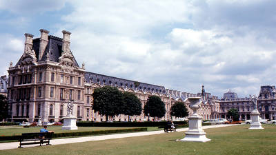 Amazing Full-Colour Vintage Photos of Paris in the ’60s