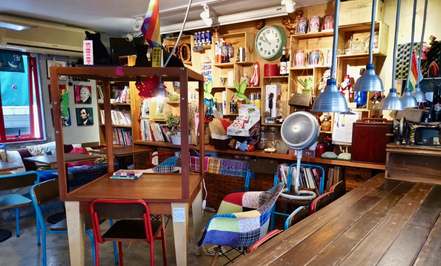 Lala Mama’s | Restaurants in Lamma Island, Hong Kong