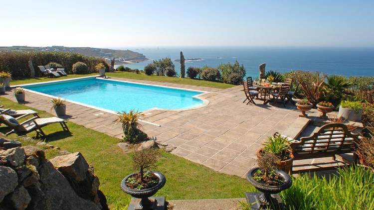 11 Best UK Holiday Rentals and Airbnbs With Swimming Pools