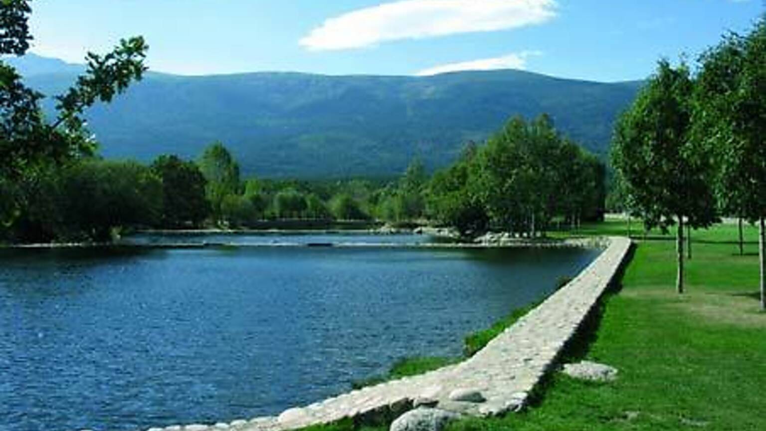 The best swimming pools in Madrid, with prices and timetables