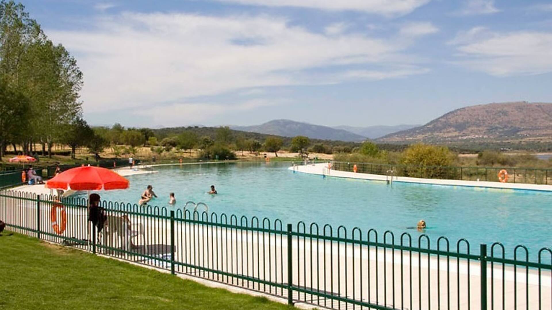 The best swimming pools in Madrid, with prices and timetables