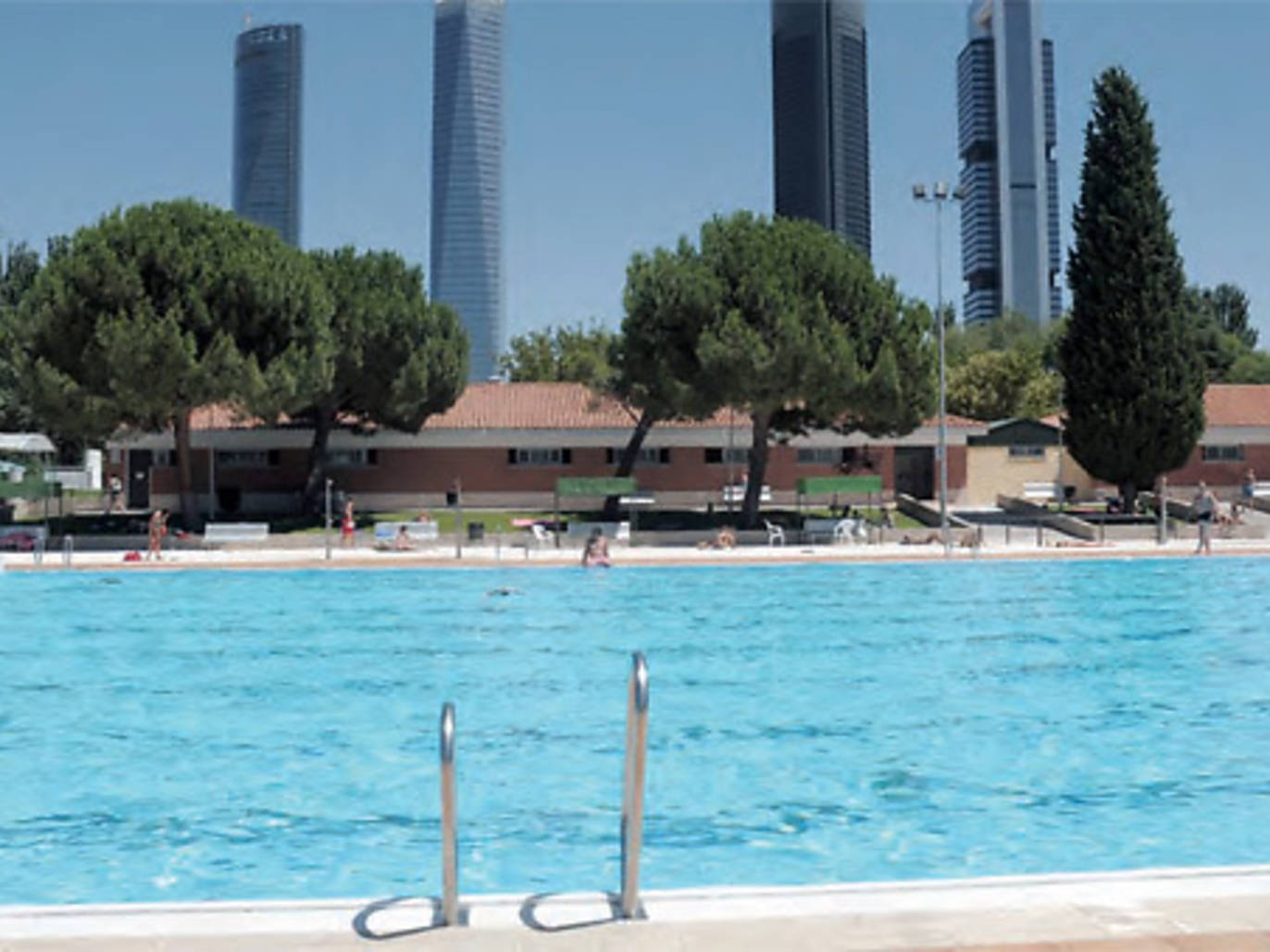 The best swimming pools in Madrid, with prices and timetables