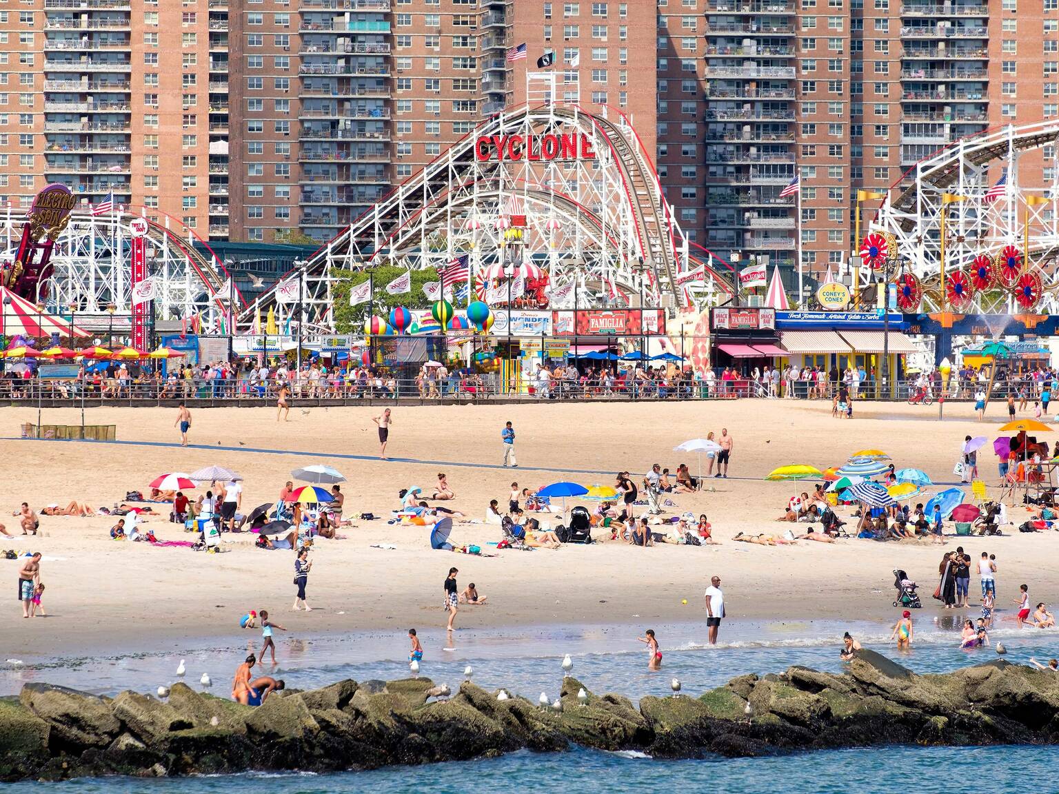 15 Best Boardwalks in the US For Scenic Waterfront Strolls