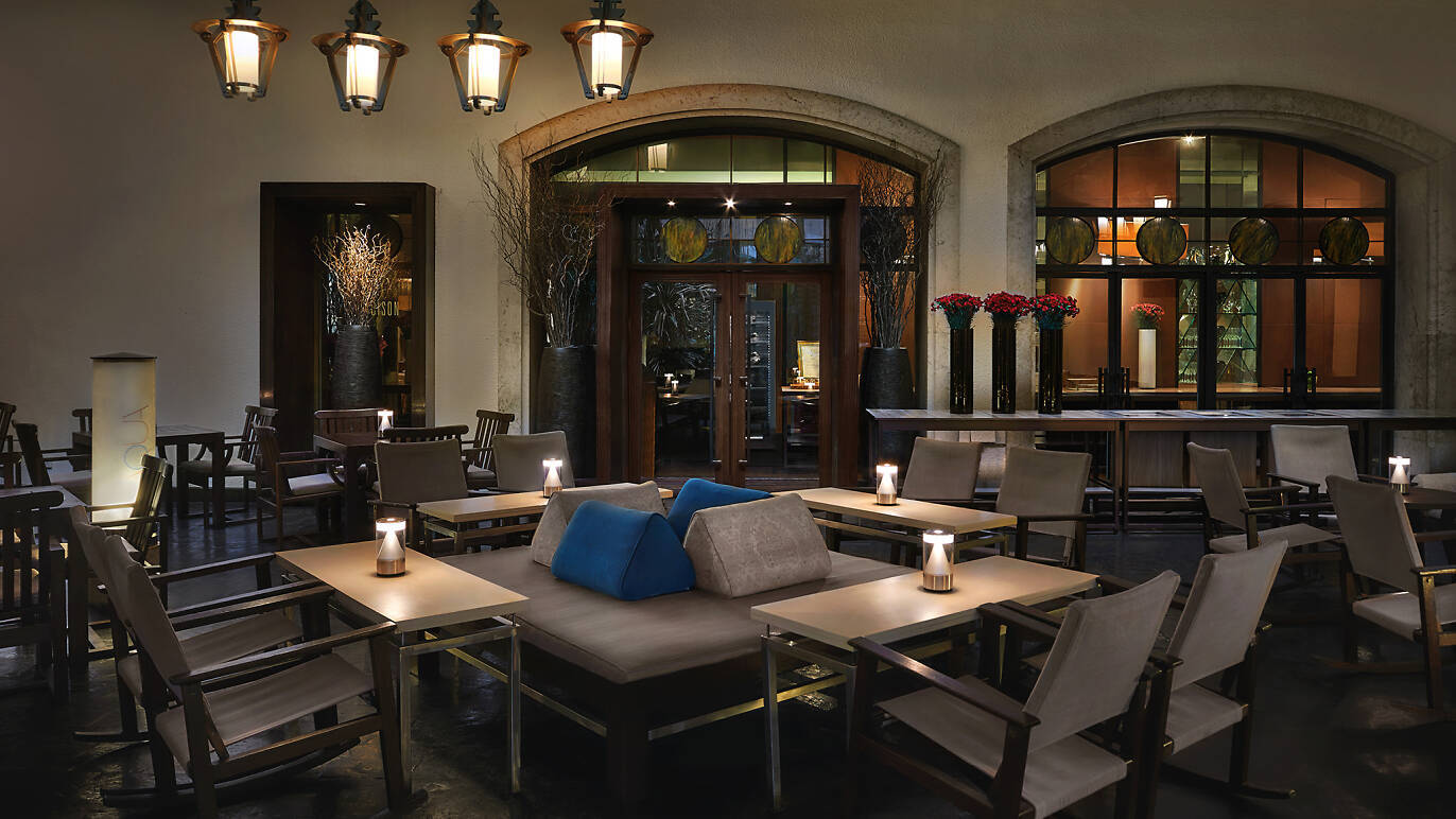 Asia’s 50 Best Bars winners to take over Aqua Bar at Anantara Siam