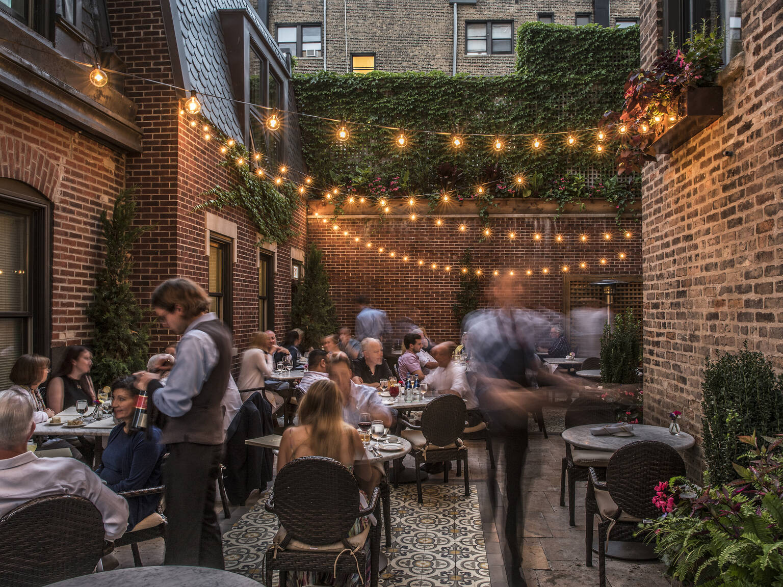 18 Hidden Patios and Rooftops in Chicago For Outdoor Dining