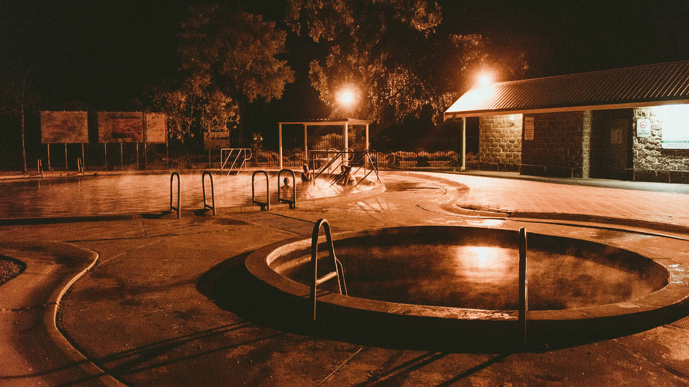Lightning Ridge Bore Baths | Travel in Sydney