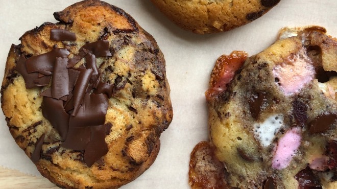 Get one kilo cookie dough logs delivered from Earl Canteen