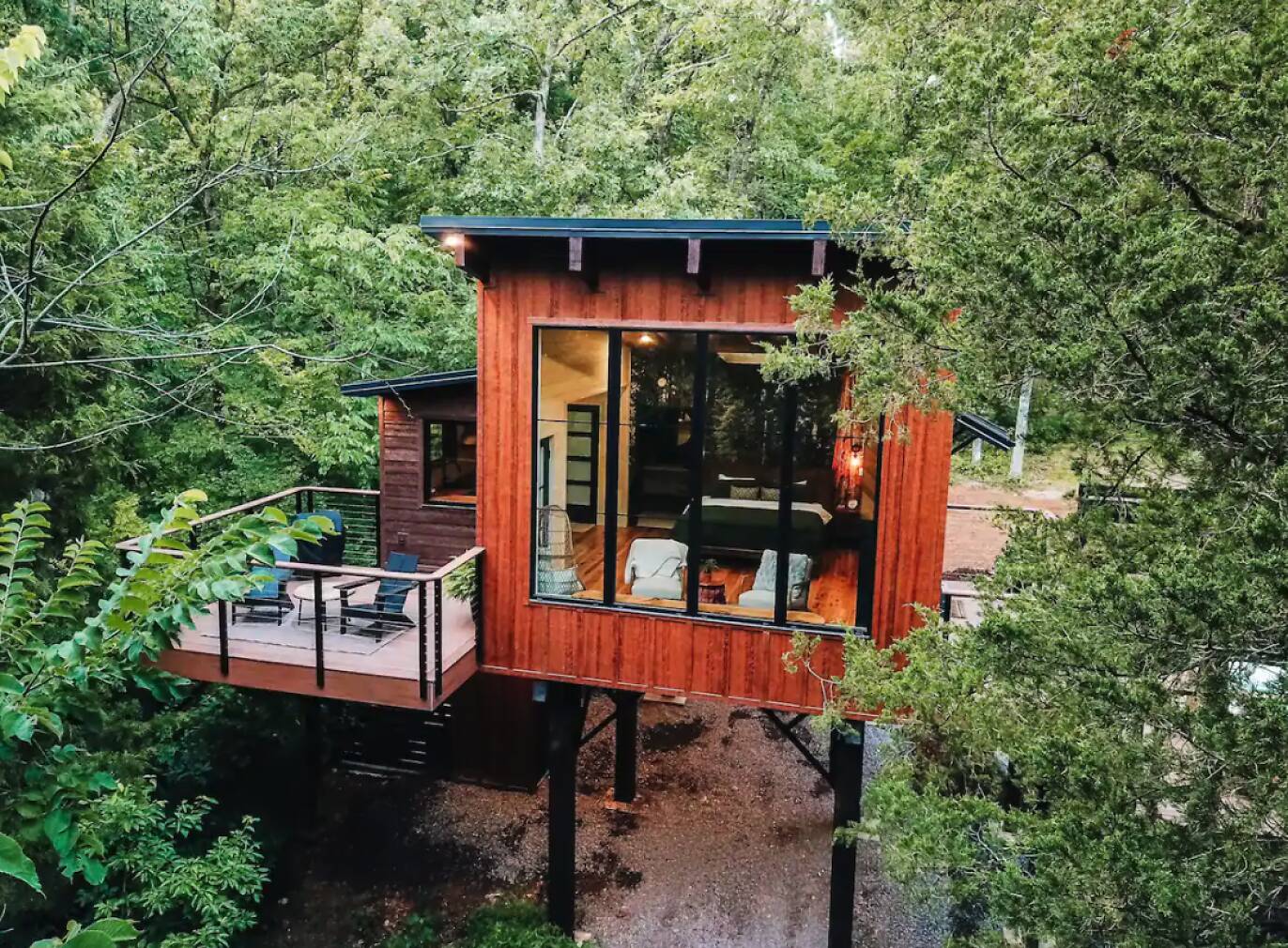 13 Amazing Treehouse Airbnbs near Chicago for 2025