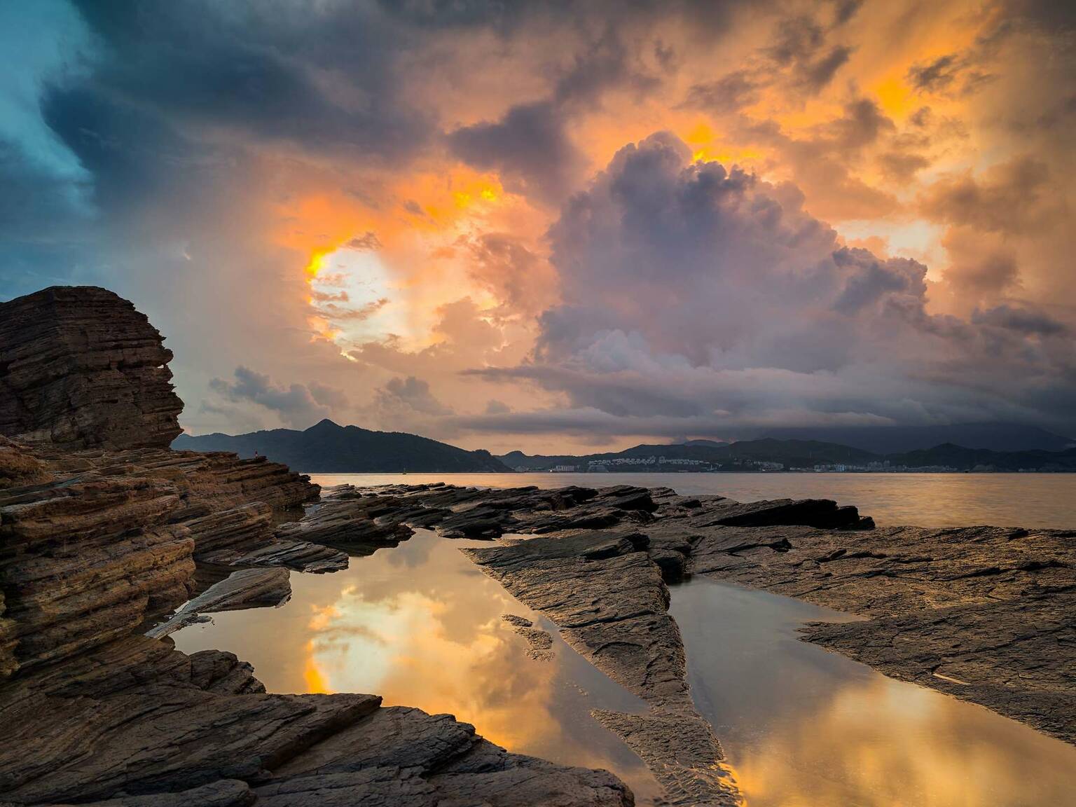 10 Secret Islands to Explore in Hong Kong