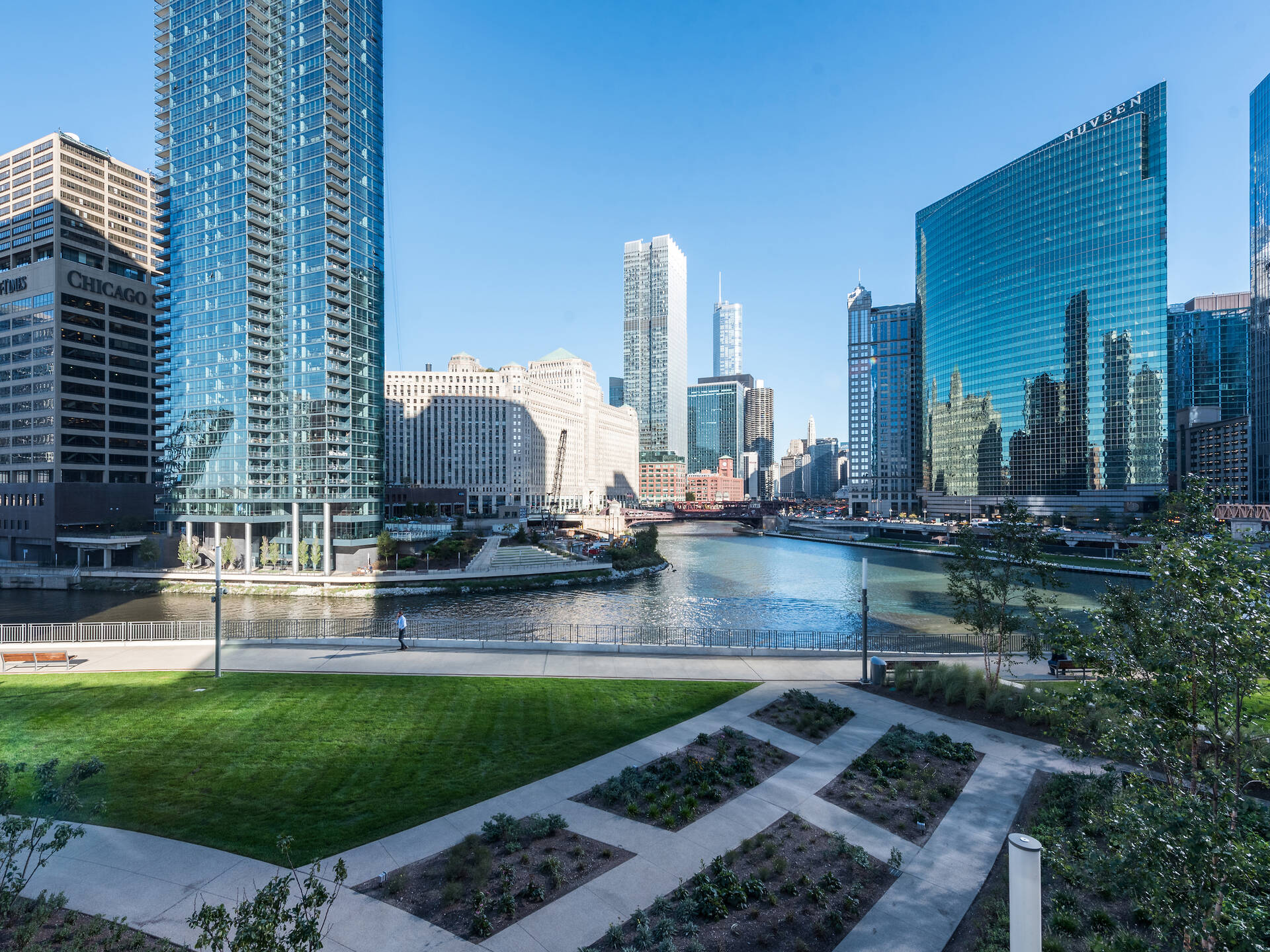 29 Restaurants With Amazing Views of the Chicago Skyline and Lake Michigan