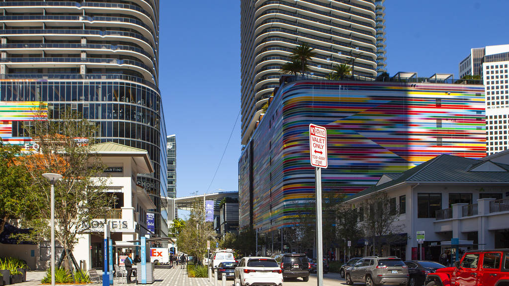 19 Best Things to do in Brickell, Miami's Walkable Financial Center