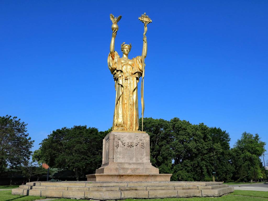 27 Beautiful Pieces of Public Art and Sculptures in Chicago