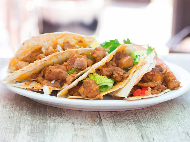 Sky’s Gourmet Tacos expands to DTLA with a new to-go outpost