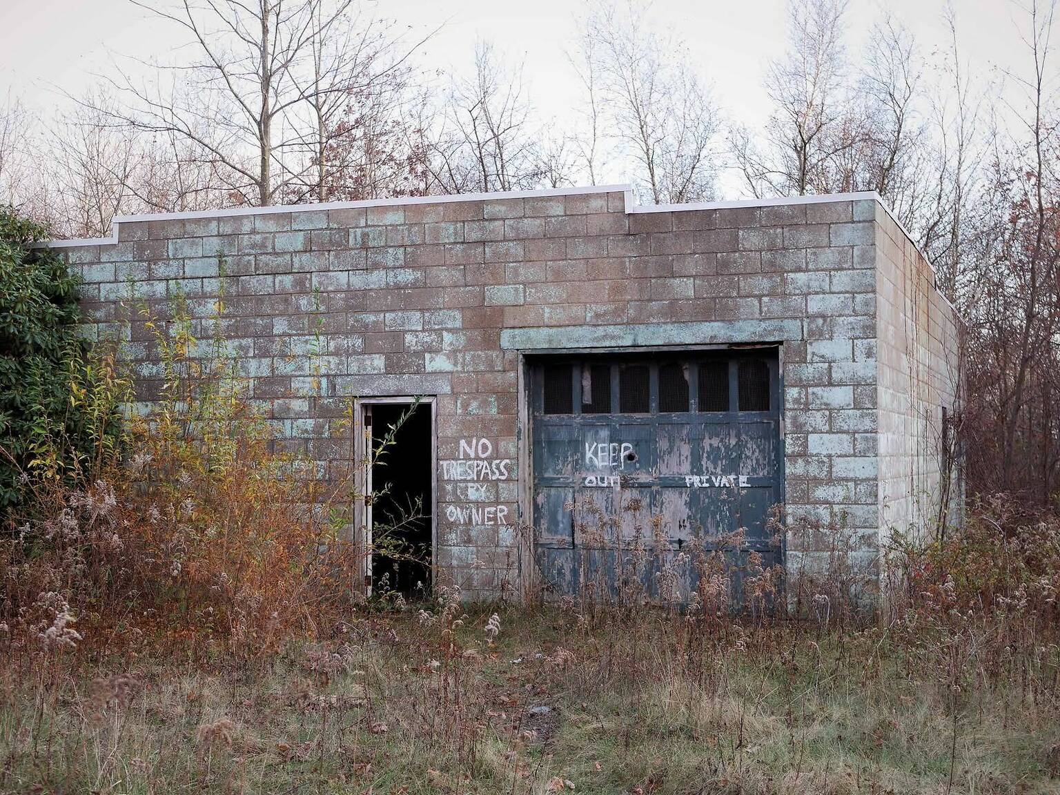 18 Eerie Ghost Towns in America You Can Still Visit Today