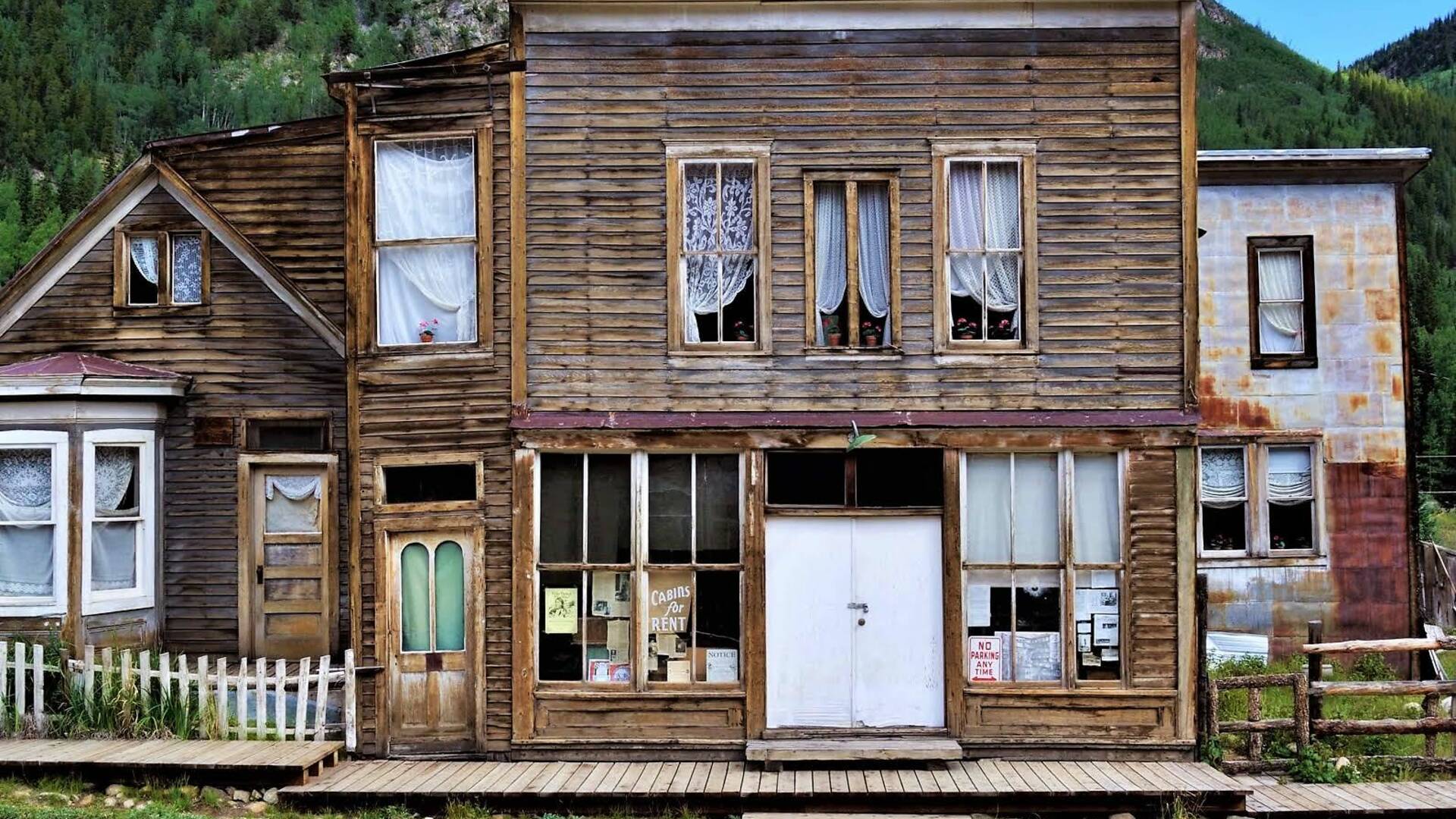 Check Out These 16 Creepy Ghost Towns You Can Visit If You Dare