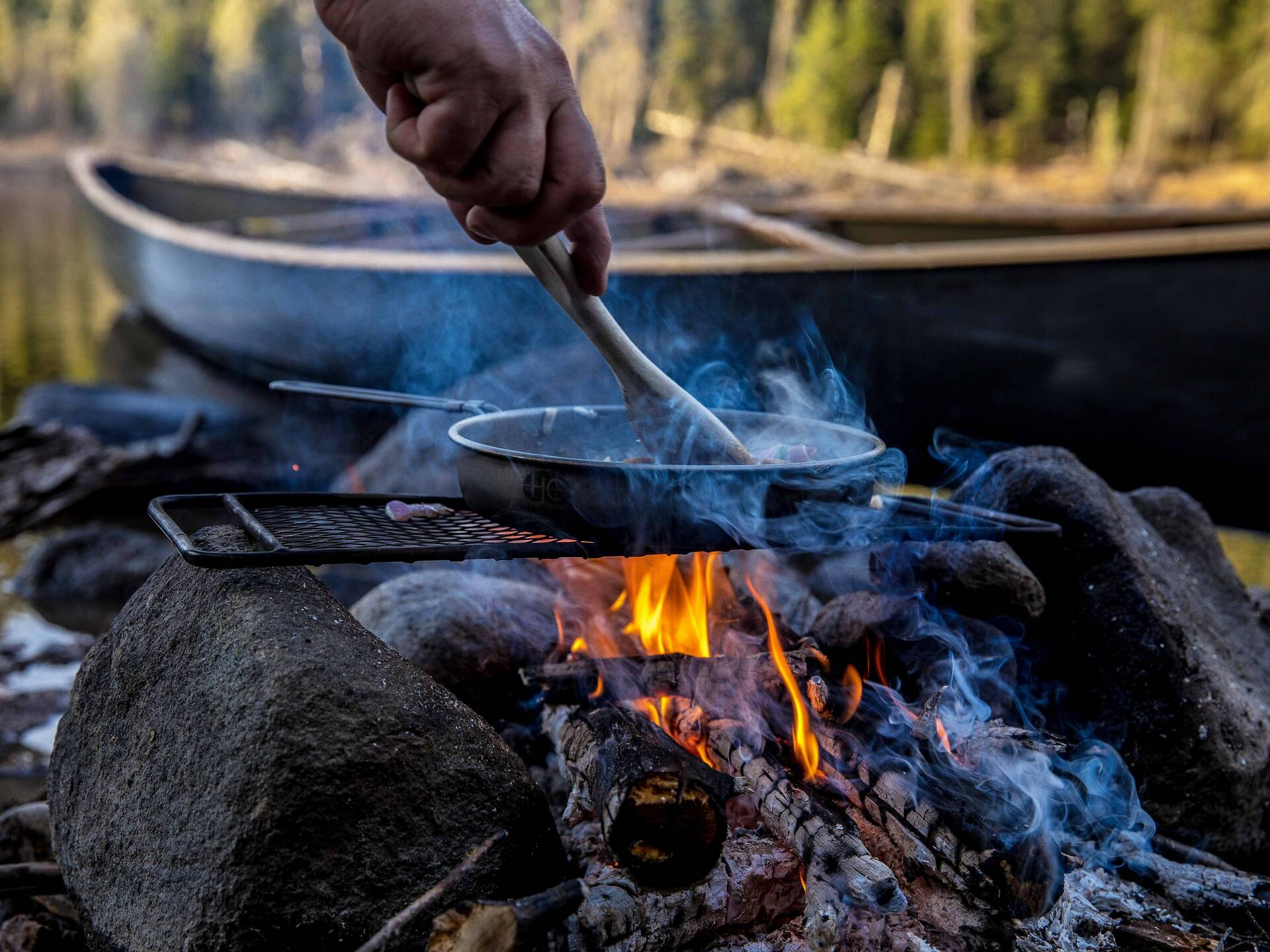 9 Best Food Adventures in the USA, From Crabbing to Foraging