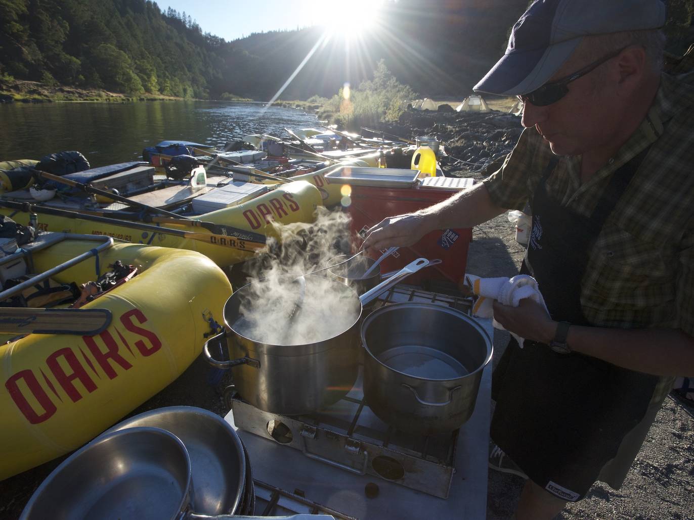 9 Best Food Adventures in the USA, From Crabbing to Foraging