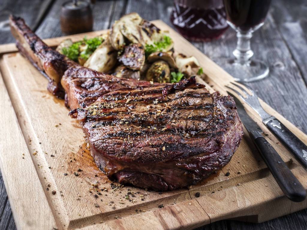 15 Best Steakhouses in Miami to Satisfy Your Ribeye Cravings