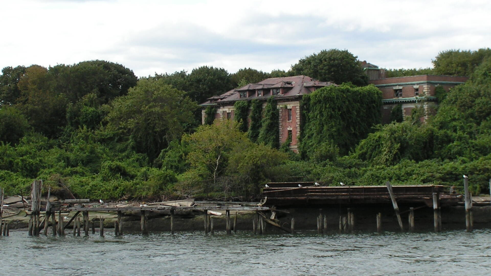 Eight gorgeous abandoned places in New York City