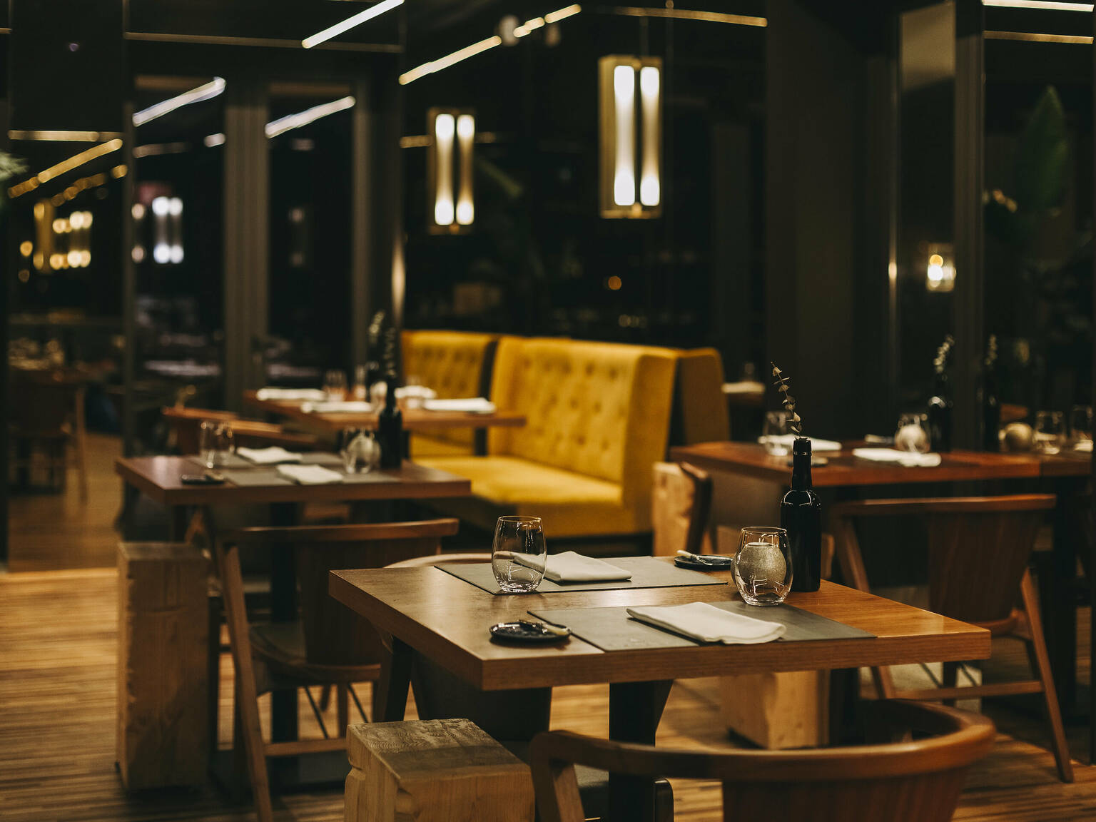 13 Best Romantic Restaurants in Porto, Picked By Local Critics
