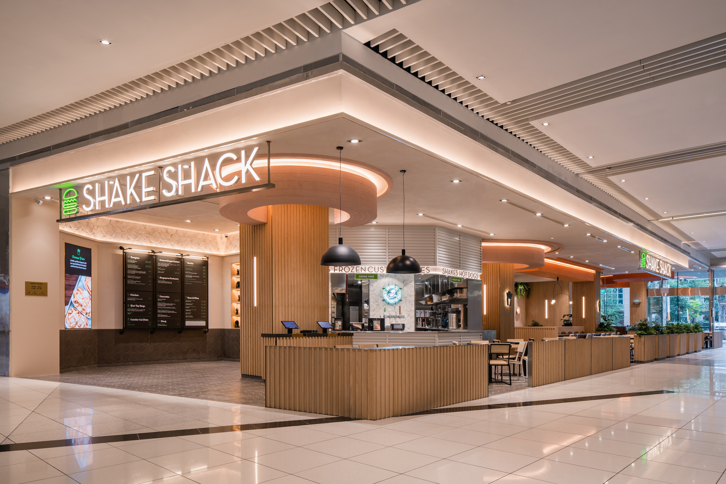 Shake Shack Suntec City The Burger Shack s Fourth Outlet In Sunny Shake Shack Suntec City The Burger Shack s Fourth Outlet In Sunny