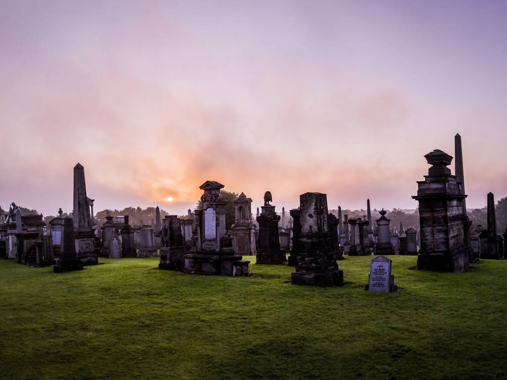 5 Eerily Beautiful Graveyards & Cemeteries to Visit in the UK