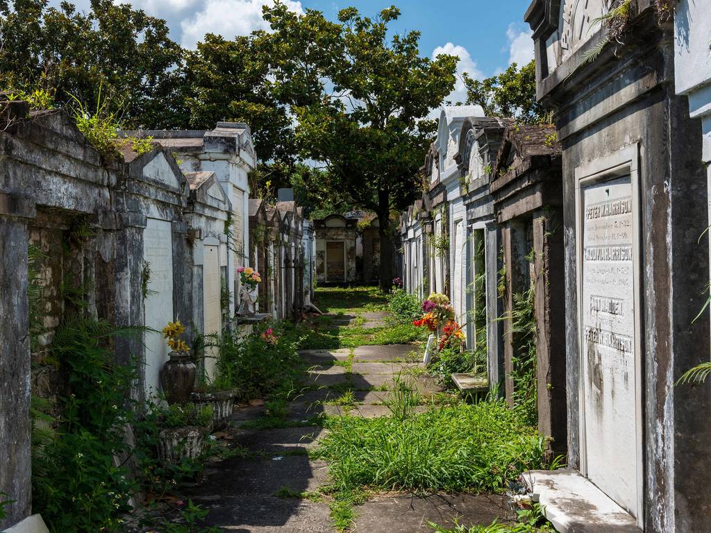 18 Most Beautiful Cemeteries in the U.S. to Visit Now