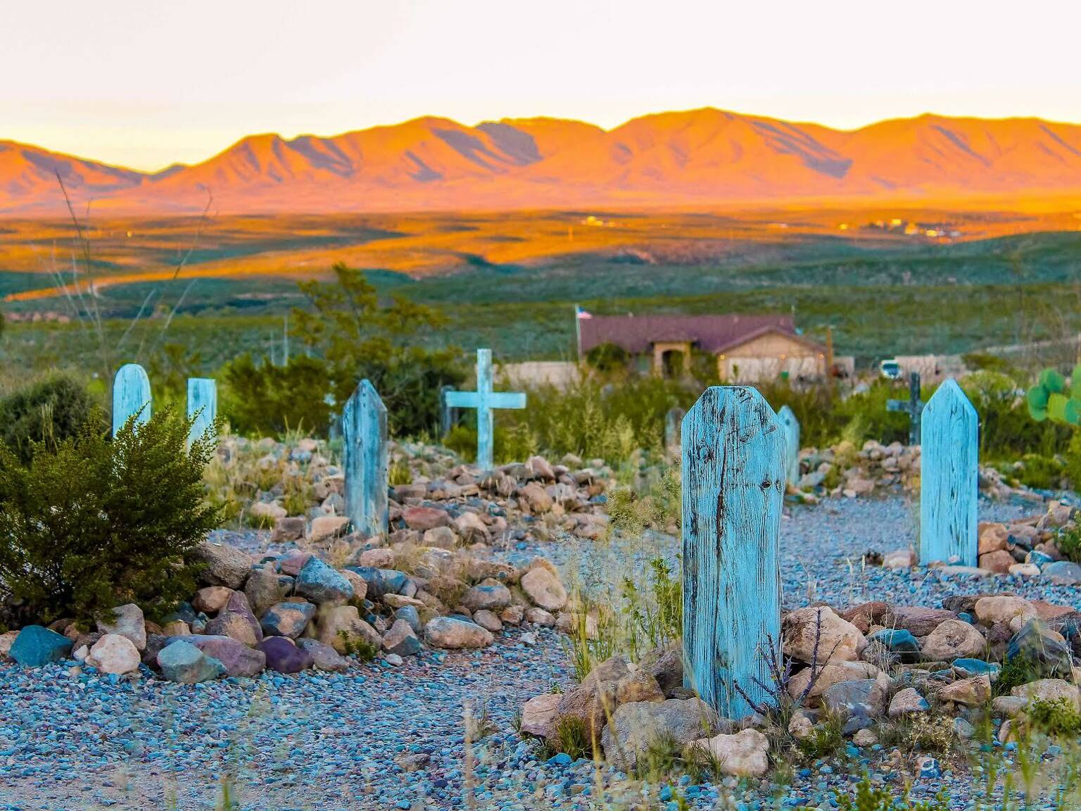 19 Most Beautiful Cemeteries in the U.S. to Visit Year Round