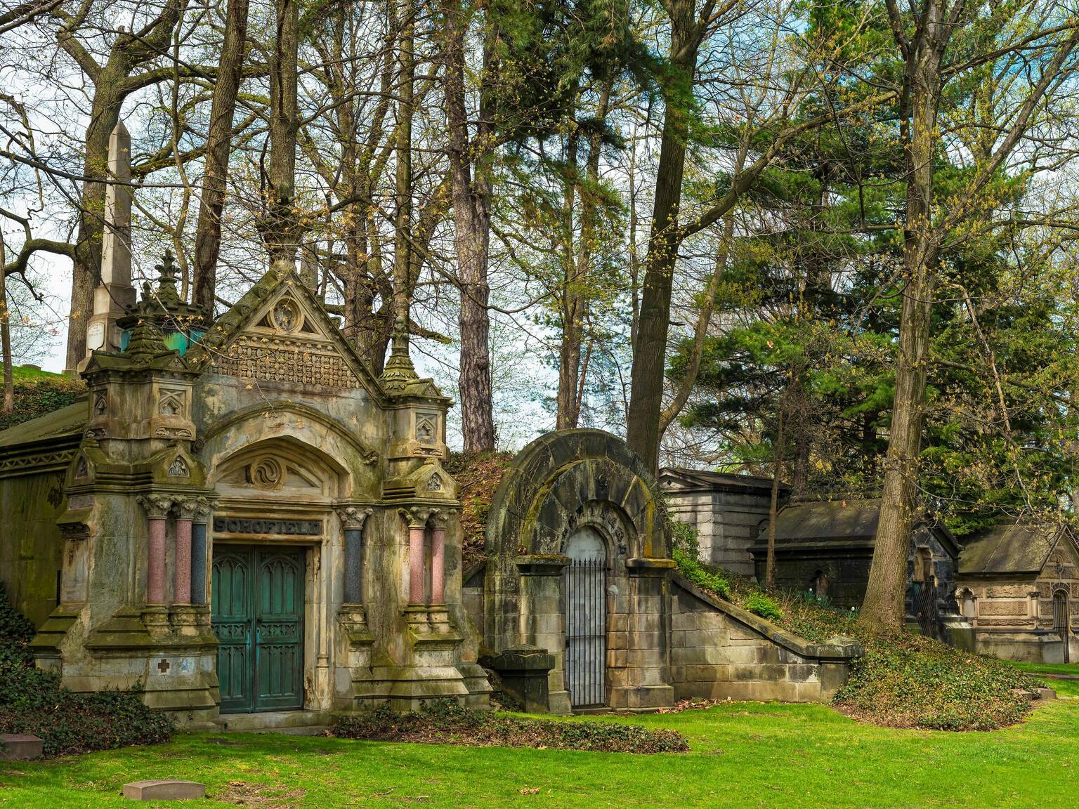19 Most Beautiful Cemeteries in the U.S. to Visit Year Round