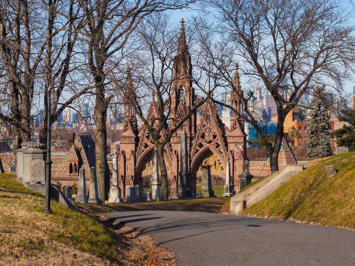 19 Most Beautiful Cemeteries in the U.S. to Visit Year Round