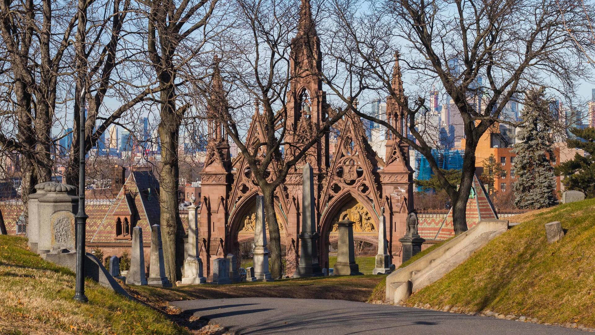 19 Most Beautiful Cemeteries in the U.S. to Visit Year Round