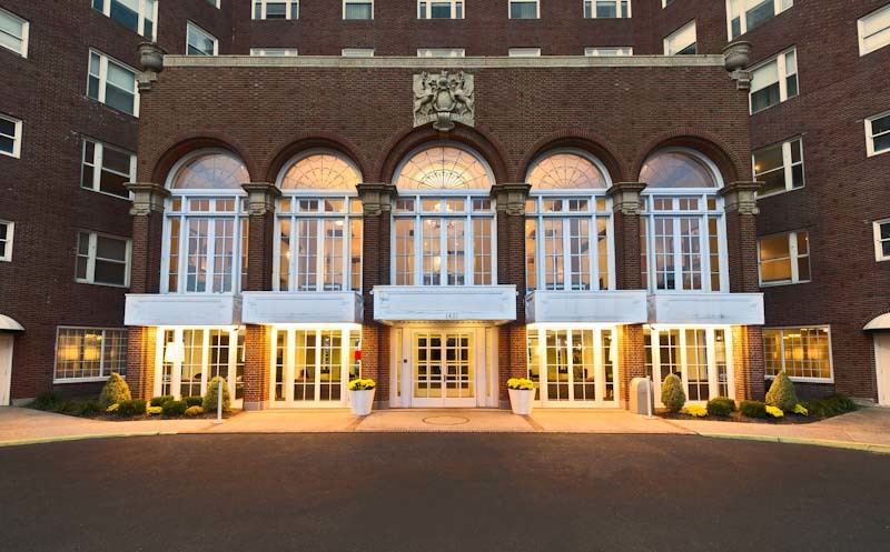 Get spooked in 13 'haunted' rooms at the historic Berkeley Oceanfront ...