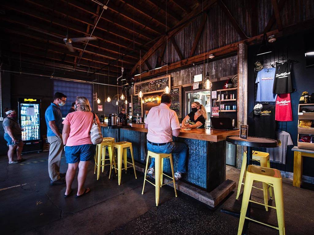 17 Suburban Chicago Breweries Where You Can Grab a Beer