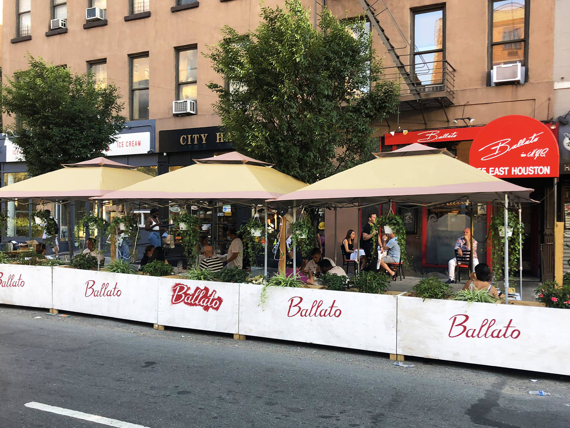 5 great outdoor dining spots in Little Italy