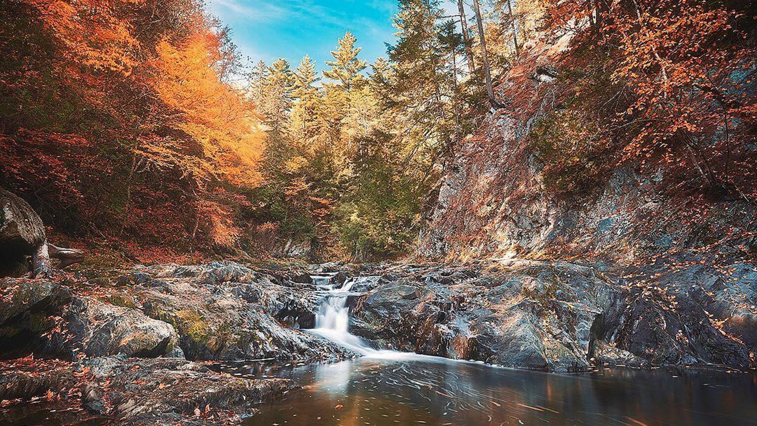 Beautiful and Stunning Waterfalls Near Montreal You Need to See